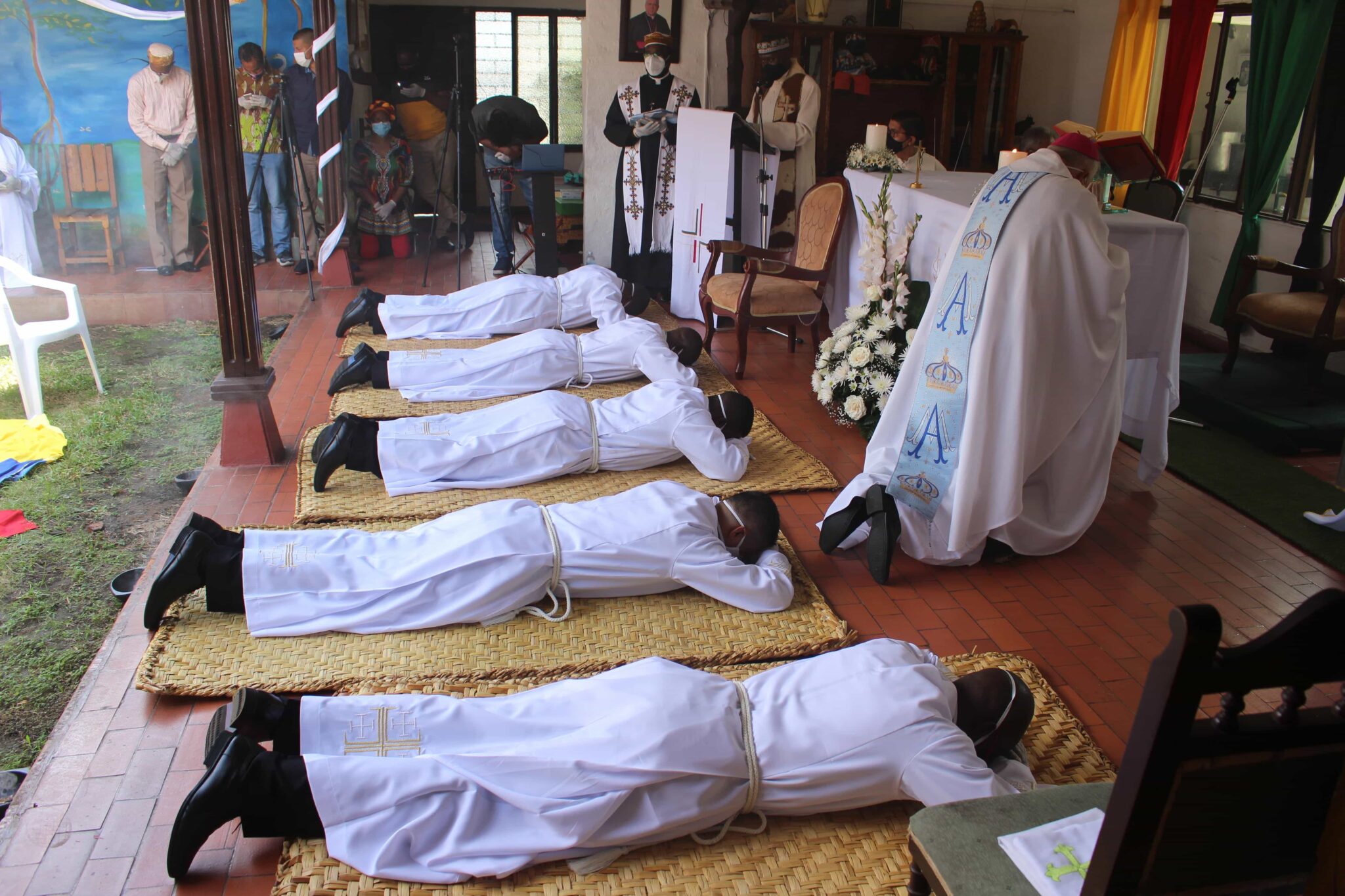 O diaconato como consolação e serviço - Consolata América