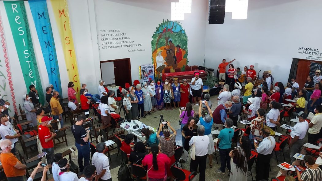 Congresso 50 anos do Cimi: esperança fortalece missionários e ...